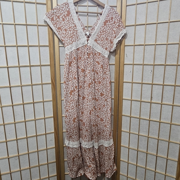 Bella Ella Boutique | Dresses | Bella Ella Boutique Floral Dress | Poshmark